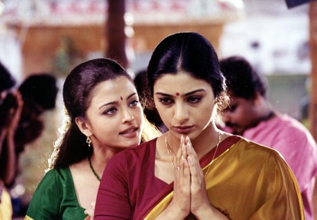 Kandukondain Kandukondain Tamil Movie - Photo Gallery